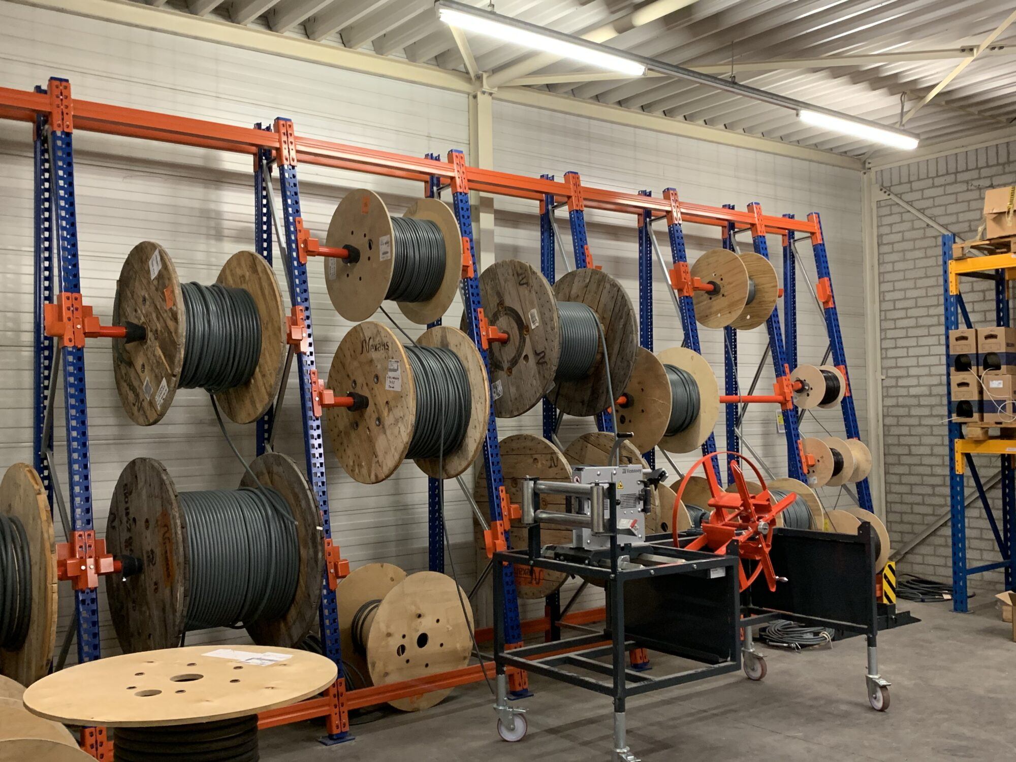 Alles over wikkelmachines | Venrooy Cable Equipment