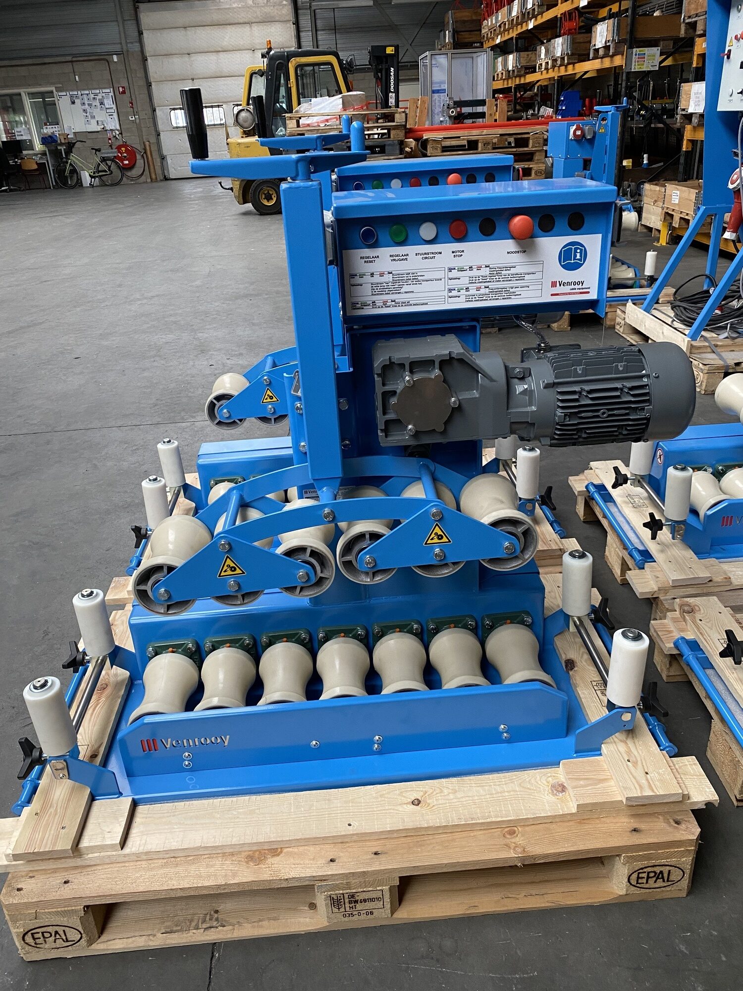 Cable pusher R-13 | Venrooy Cable Equipment