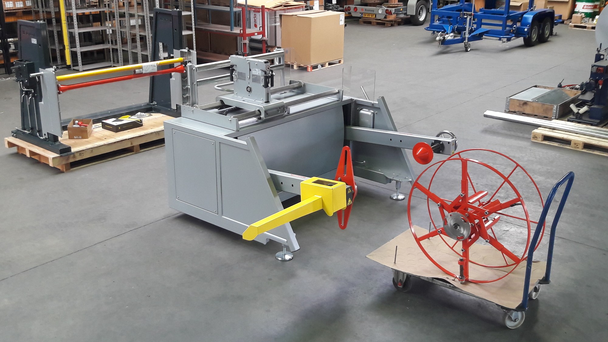 Wikkelmachine Ven-S3 met afwikkelbok HB-3 | Venrooy Cable Equipment